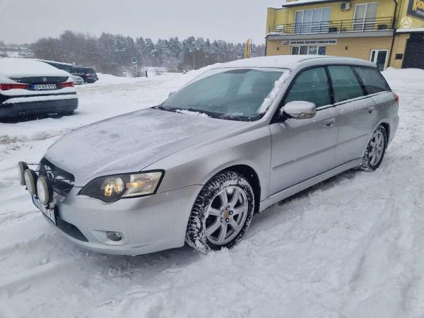 Pelēks Subaru Legacy 2006 Utena, ar dzinēja tilpumu 1.99 L un nobraukumu 307 tūkst. km par 3150 €, foto 1 vietnē AUTOMOTO.COM.LV