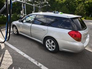 Grey Subaru Legacy 2006 in Vilnius, with an engine capacity of 1.99 L and mileage of 272 thousand km for 2650 €, photo 4 on AUTOMOTO.COM.LV