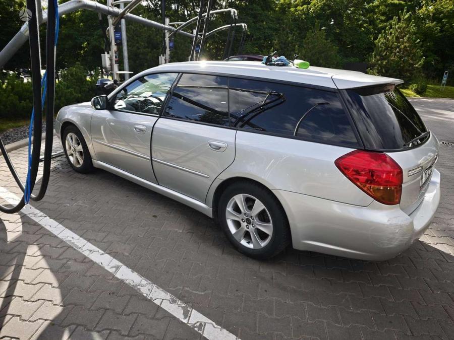 Grey Subaru Legacy 2006 in Vilnius, with an engine capacity of 1.99 L and mileage of 272 thousand km for 2650 €, photo 4 on AUTOMOTO.COM.LV
