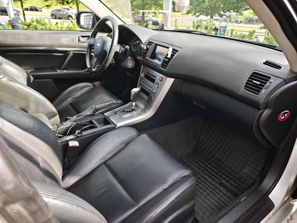 Grey Subaru Legacy 2006 in Vilnius, with an engine capacity of 1.99 L and mileage of 272 thousand km for 2650 €, photo 4 on AUTOMOTO.COM.LV
