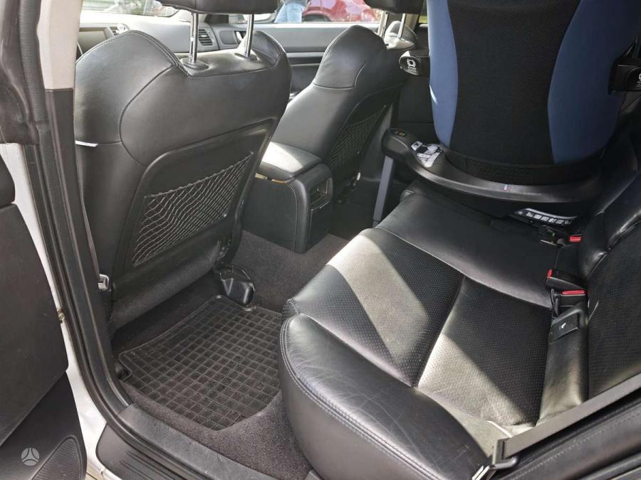 Grey Subaru Legacy 2006 in Vilnius, with an engine capacity of 1.99 L and mileage of 272 thousand km for 2650 €, photo 6 on AUTOMOTO.COM.LV