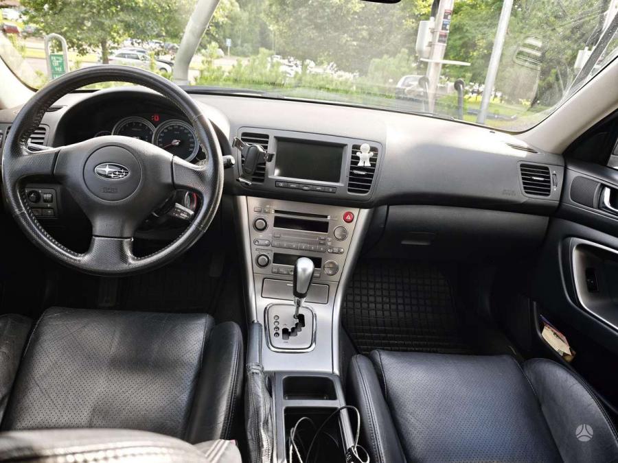 Grey Subaru Legacy 2006 in Vilnius, with an engine capacity of 1.99 L and mileage of 272 thousand km for 2650 €, photo 7 on AUTOMOTO.COM.LV