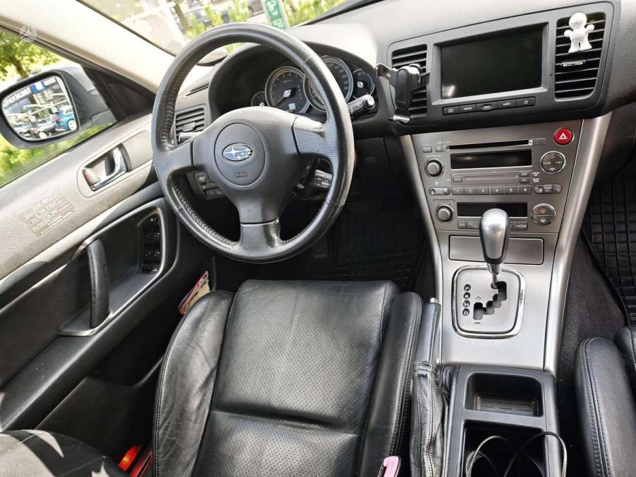 Grey Subaru Legacy 2006 in Vilnius, with an engine capacity of 1.99 L and mileage of 272 thousand km for 2650 €, photo 8 on AUTOMOTO.COM.LV