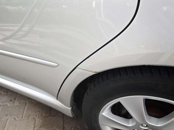 Grey Subaru Legacy 2006 in Vilnius, with an engine capacity of 1.99 L and mileage of 272 thousand km for 2650 €, photo 8 on AUTOMOTO.COM.LV