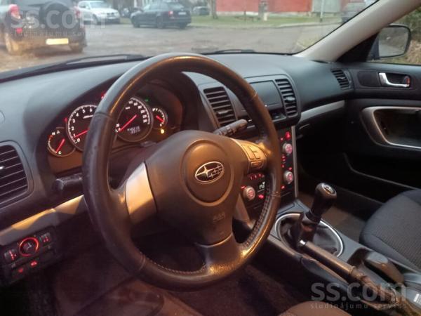 Pelēks Subaru Legacy 2007 Rīga, ar dzinēja tilpumu 2.00 L un nobraukumu 194 tūkst. km par 3000 €, foto 4 vietnē AUTOMOTO.COM.LV