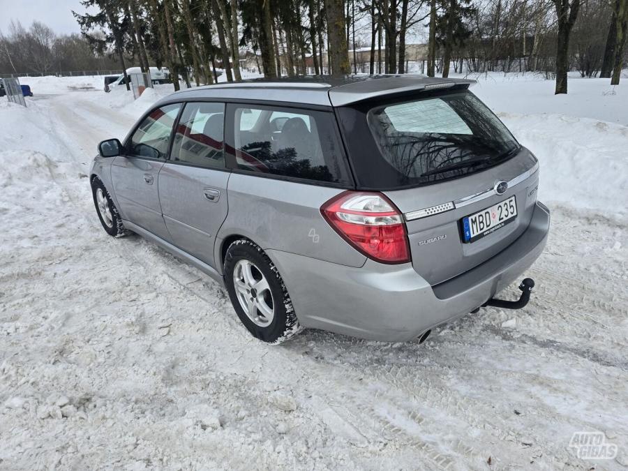 Pelēks Subaru Legacy 2007 Radviliškis, ar dzinēja tilpumu 2.50 L un nobraukumu 305 tūkst. km par 2650 €, foto 4 vietnē AUTOMOTO.COM.LV