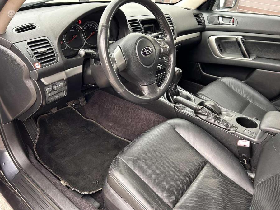 Pelēks Subaru Legacy 2007 Utena, ar dzinēja tilpumu 1.99 L un nobraukumu 245 tūkst. km par 3250 €, foto 8 vietnē AUTOMOTO.COM.LV