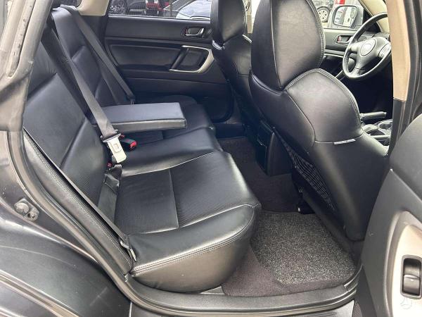 Pelēks Subaru Legacy 2007 Utena, ar dzinēja tilpumu 1.99 L un nobraukumu 245 tūkst. km par 3250 €, foto 8 vietnē AUTOMOTO.COM.LV