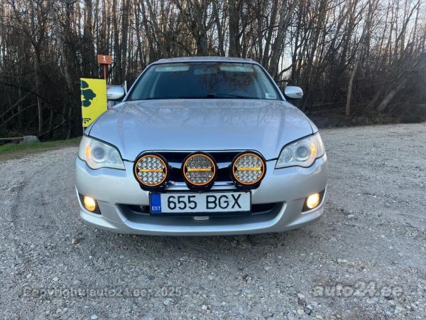 Pelēks Subaru Legacy 2008 Tallina, ar dzinēja tilpumu 2.00 L un nobraukumu 295 tūkst. km par 2499 €, foto 1 vietnē AUTOMOTO.COM.LV