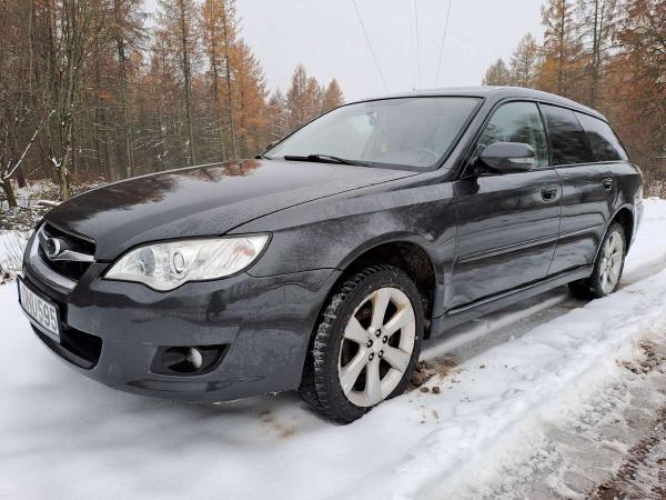 Pelēks Subaru Legacy 2008 Alīta, ar dzinēja tilpumu 1.99 L un nobraukumu 303 tūkst. km par 2700 €, foto 1 vietnē AUTOMOTO.COM.LV