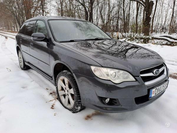 Pelēks Subaru Legacy 2008 Alīta, ar dzinēja tilpumu 1.99 L un nobraukumu 303 tūkst. km par 2700 €, foto 4 vietnē AUTOMOTO.COM.LV