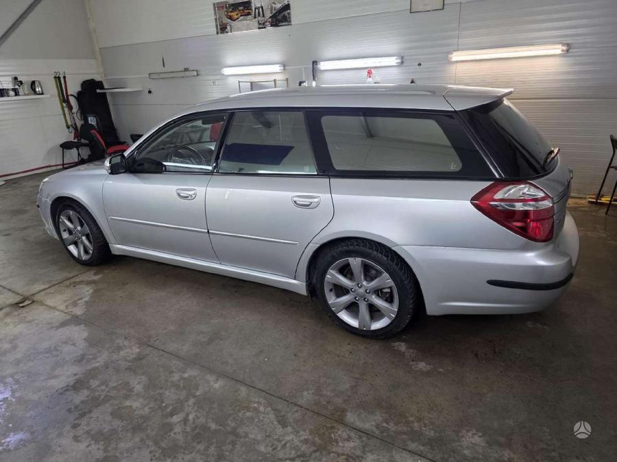 Pelēks Subaru Legacy 2008 Utena, ar dzinēja tilpumu 1.99 L un nobraukumu 194 tūkst. km par 4350 €, foto 6 vietnē AUTOMOTO.COM.LV