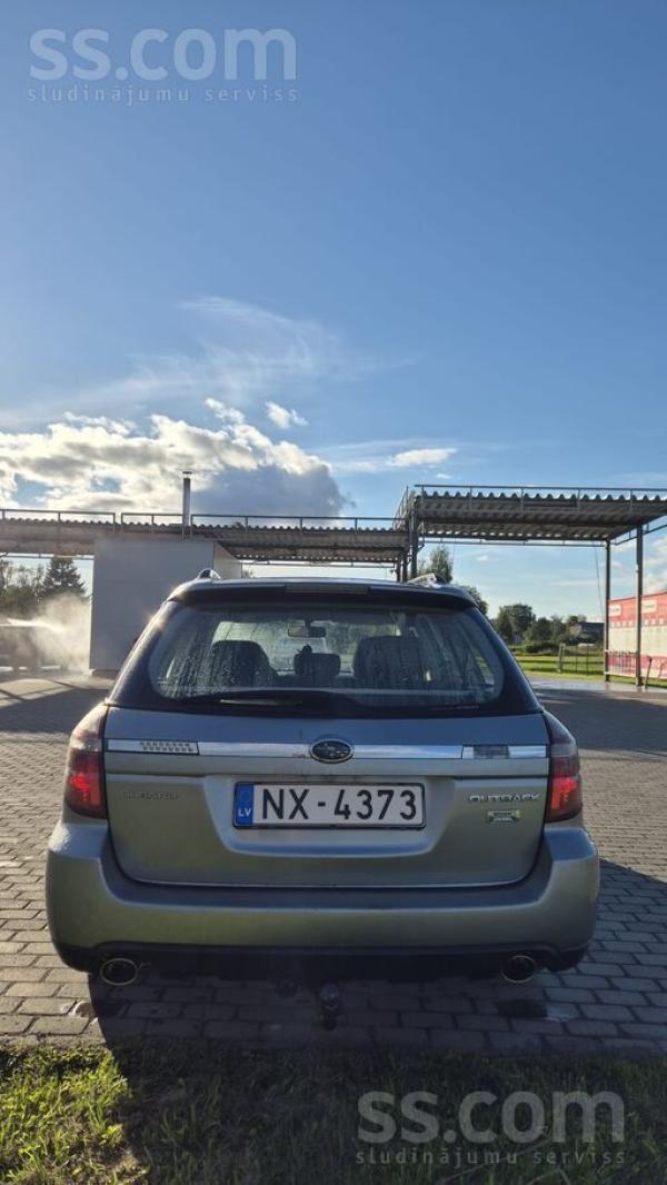 Grey Subaru Legacy 2008 in Daugavpils, with an engine capacity of 2.00 L and mileage of 305 thousand km for 2800 €, photo 2 on AUTOMOTO.COM.LV