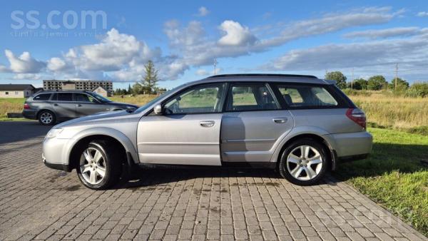Grey Subaru Legacy 2008 in Daugavpils, with an engine capacity of 2.00 L and mileage of 305 thousand km for 2800 €, photo 9 on AUTOMOTO.COM.LV