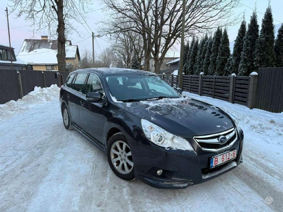 Grey Subaru Legacy 2009 in Riga, with an engine capacity of 0.00 L and mileage of 249 thousand km for 4000 €, photo 3 on AUTOMOTO.COM.LV