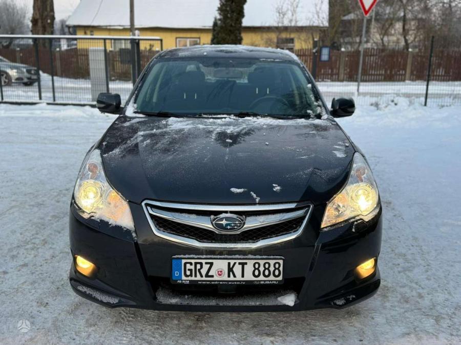 Grey Subaru Legacy 2009 in Riga, with an engine capacity of 0.00 L and mileage of 249 thousand km for 3900 €, photo 9 on AUTOMOTO.COM.LV
