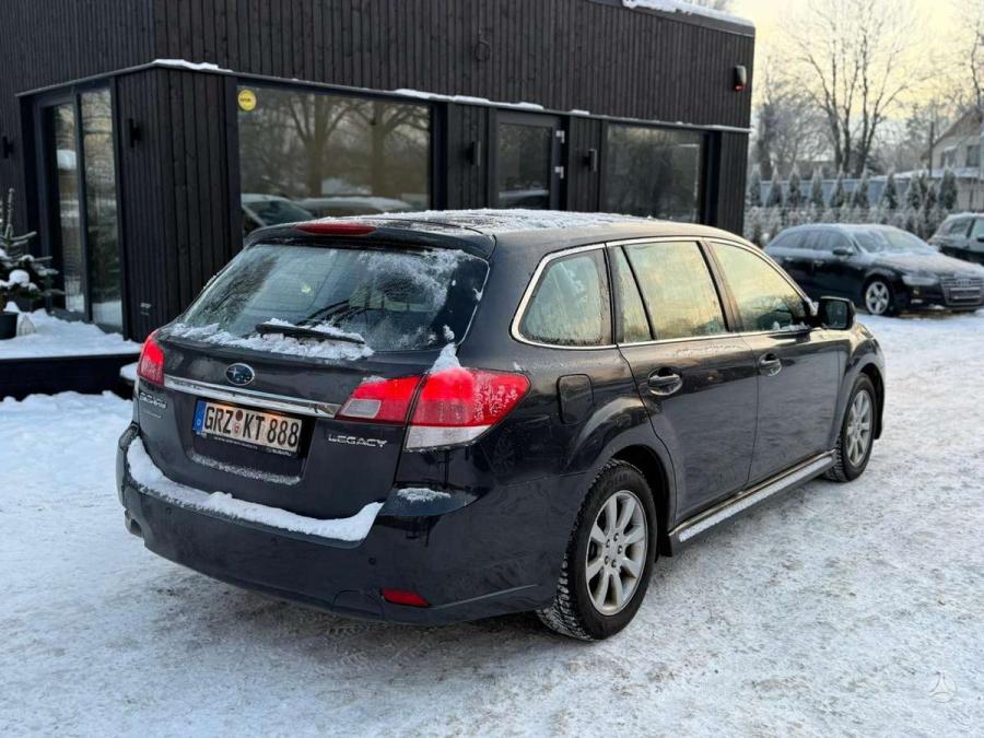 Grey Subaru Legacy 2009 in Riga, with an engine capacity of 0.00 L and mileage of 249 thousand km for 2950 €, photo 6 on AUTOMOTO.COM.LV
