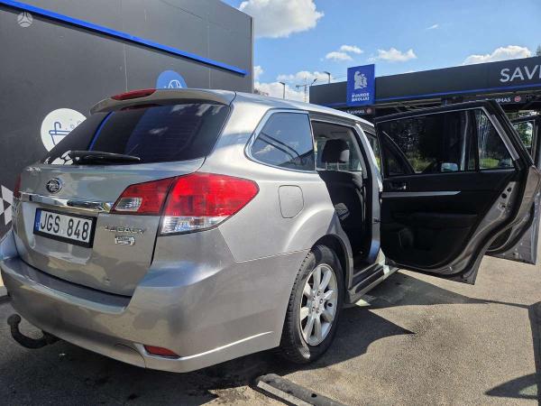 Grey Subaru Legacy 2010 in Vilnius, with an engine capacity of 2.00 L and mileage of 240 thousand km for 3250 €, photo 4 on AUTOMOTO.COM.LV
