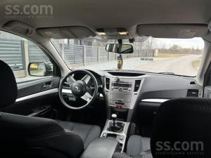 Pelēks Subaru Legacy 2010 Rīga, ar dzinēja tilpumu 2.00 L un nobraukumu 350 tūkst. km par 1720 €, foto 12 vietnē AUTOMOTO.COM.LV