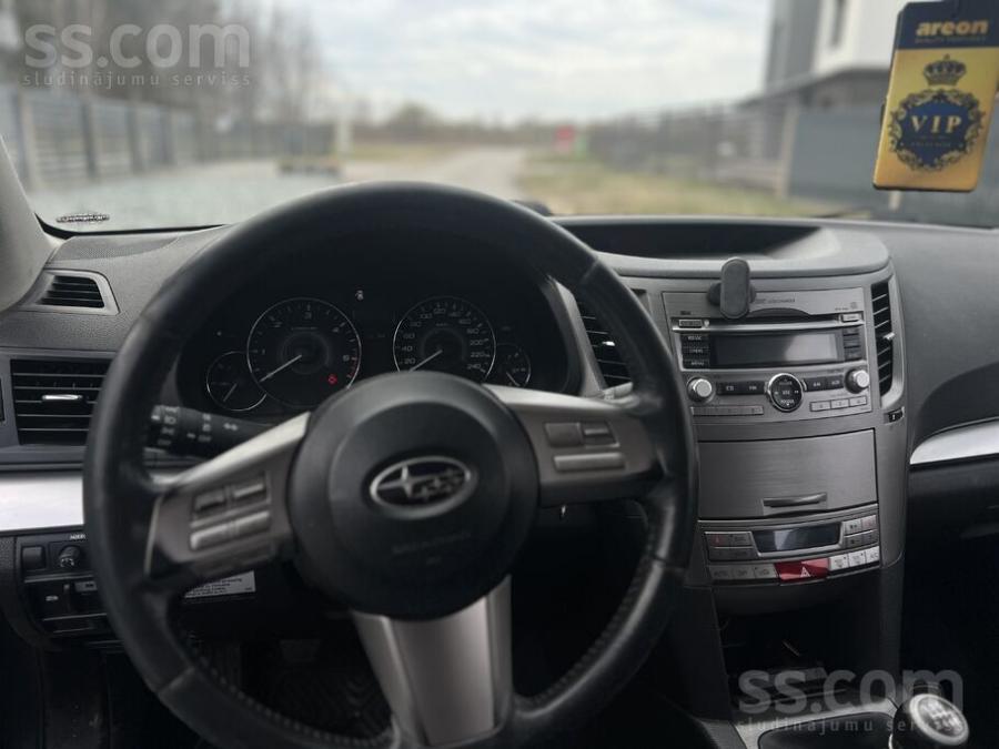 Pelēks Subaru Legacy 2010 Rīga, ar dzinēja tilpumu 2.00 L un nobraukumu 350 tūkst. km par 1720 €, foto 18 vietnē AUTOMOTO.COM.LV