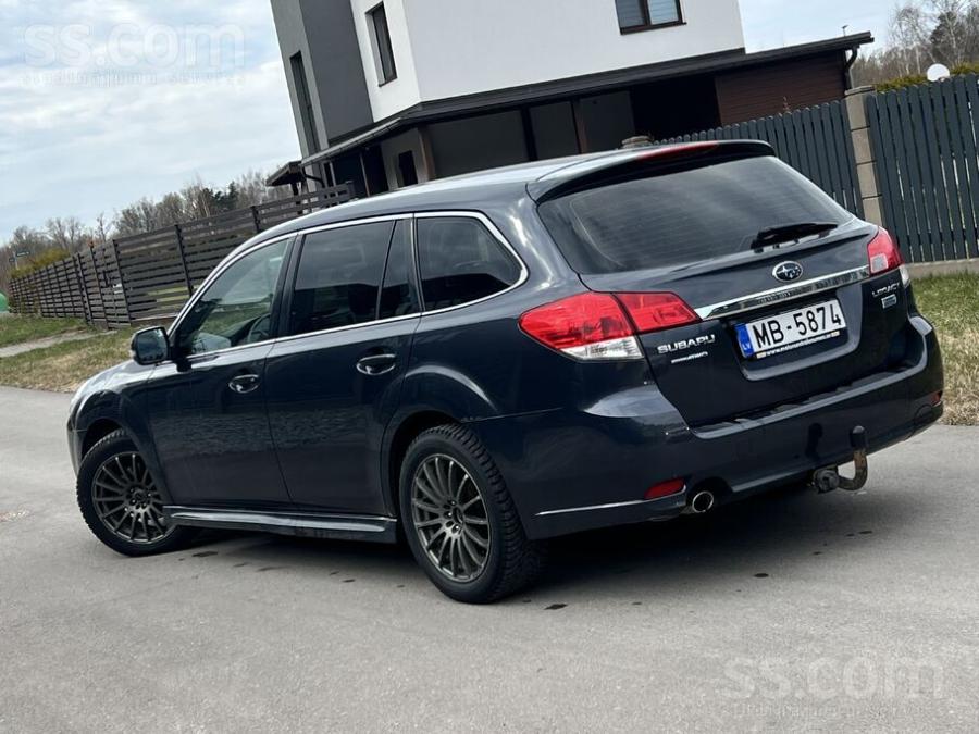 Grey Subaru Legacy 2010 in Riga, with an engine capacity of 2.00 L and mileage of 350 thousand km for 1720 €, photo 6 on AUTOMOTO.COM.LV