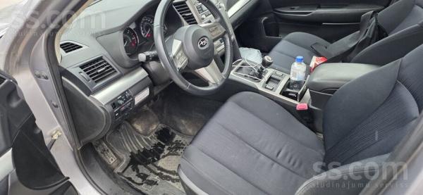 Pelēks Subaru Legacy 2010 Rīga, ar dzinēja tilpumu 2.00 L un nobraukumu 336 tūkst. km par 1300 €, foto 6 vietnē AUTOMOTO.COM.LV