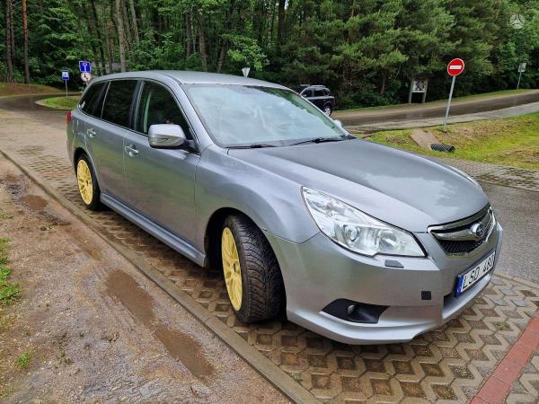 Grey Subaru Legacy 2010 in Vilnius, with an engine capacity of 1.99 L and mileage of 240 thousand km for 4100 €, photo 10 on AUTOMOTO.COM.LV