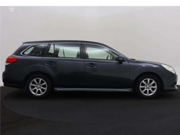Grey Subaru Legacy 2010 in Vilnius, with an engine capacity of 1.99 L and mileage of 275 thousand km for 3800 €, photo 6 on AUTOMOTO.COM.LV