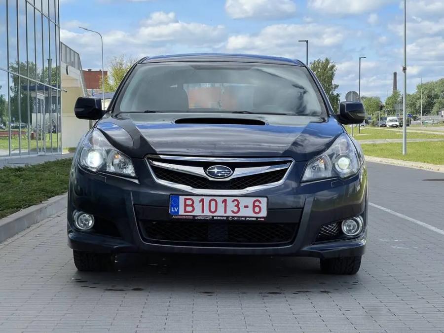 Pelēks Subaru Legacy 2010 Rēzekne, ar dzinēja tilpumu 2.00 L un nobraukumu 307 tūkst. km par 3450 €, foto 1 vietnē AUTOMOTO.COM.LV