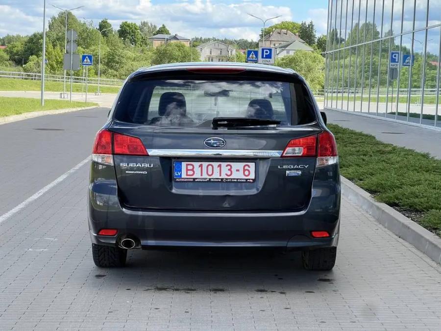 Pelēks Subaru Legacy 2010 Rēzekne, ar dzinēja tilpumu 2.00 L un nobraukumu 307 tūkst. km par 3450 €, foto 6 vietnē AUTOMOTO.COM.LV