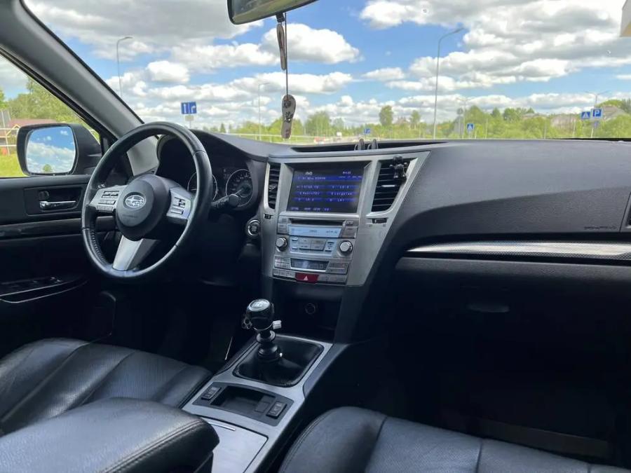 Pelēks Subaru Legacy 2010 Rēzekne, ar dzinēja tilpumu 2.00 L un nobraukumu 307 tūkst. km par 3450 €, foto 9 vietnē AUTOMOTO.COM.LV