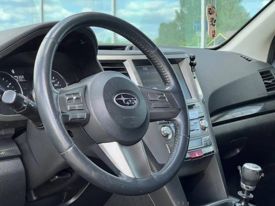 Pelēks Subaru Legacy 2010 Rēzekne, ar dzinēja tilpumu 2.00 L un nobraukumu 307 tūkst. km par 3450 €, foto 10 vietnē AUTOMOTO.COM.LV