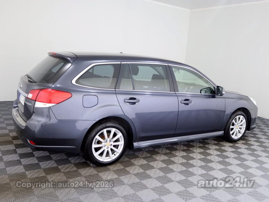 Grey Subaru Legacy 2010 in Tallinn, with an engine capacity of 2.50 L and mileage of 384 thousand km for 2499 €, photo 4 on AUTOMOTO.COM.LV