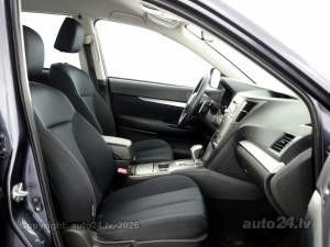 Grey Subaru Legacy 2010 in Tallinn, with an engine capacity of 2.50 L and mileage of 384 thousand km for 2499 €, photo 7 on AUTOMOTO.COM.LV