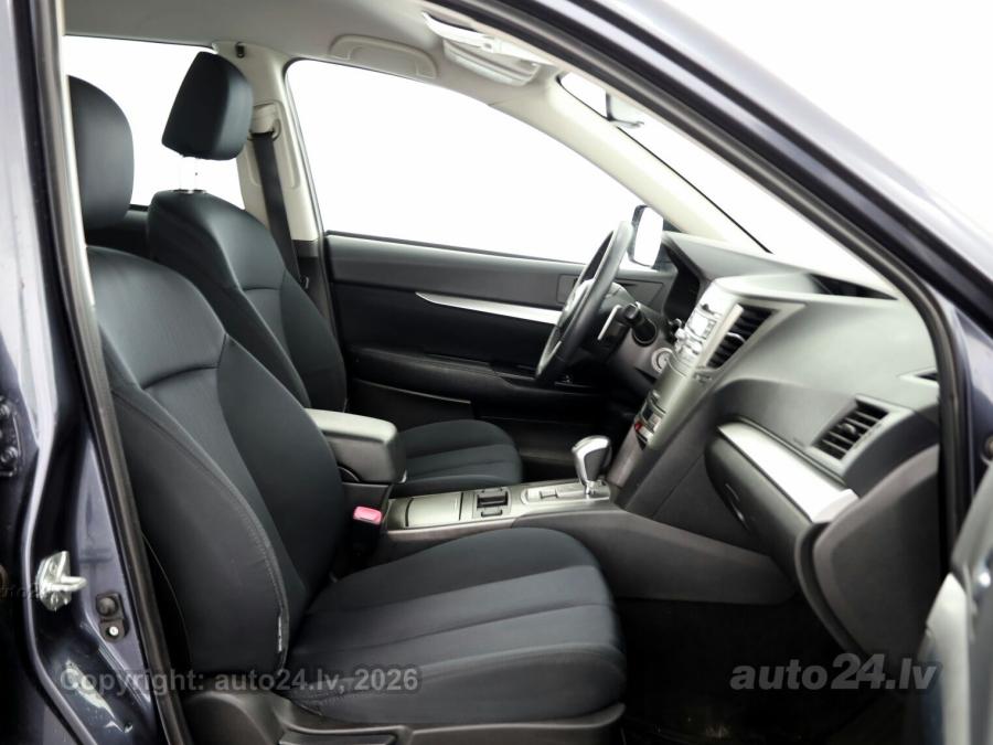 Grey Subaru Legacy 2010 in Tallinn, with an engine capacity of 2.50 L and mileage of 384 thousand km for 2499 €, photo 7 on AUTOMOTO.COM.LV