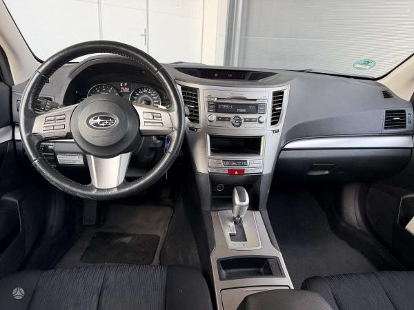 Pelēks Subaru Legacy 2010 Viļņa, ar dzinēja tilpumu 1.99 L un nobraukumu 275 tūkst. km par 3999 €, foto 3 vietnē AUTOMOTO.COM.LV