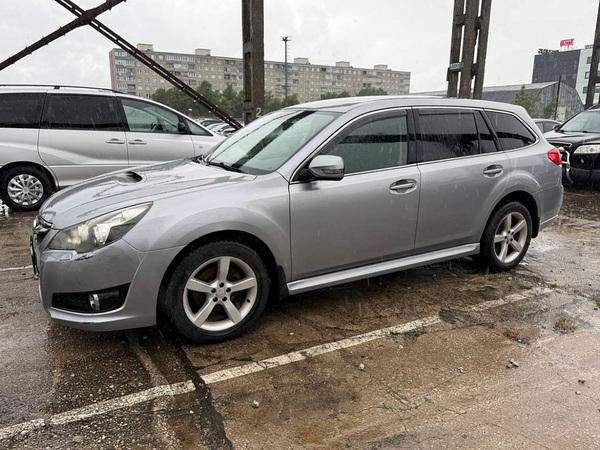 Grey Subaru Legacy 2010 in Tallinn, with an engine capacity of 2.00 L and mileage of 195 thousand km for 799 €, photo 2 on AUTOMOTO.COM.LV