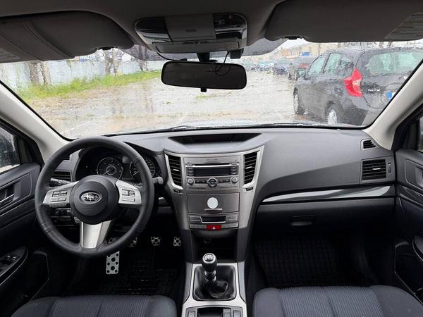 Grey Subaru Legacy 2010 in Tallinn, with an engine capacity of 2.00 L and mileage of 195 thousand km for 799 €, photo 5 on AUTOMOTO.COM.LV