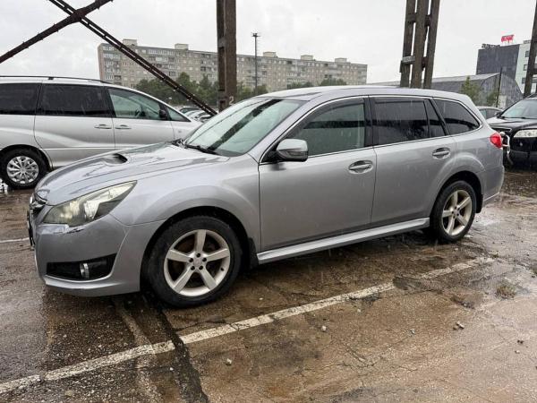 Grey Subaru Legacy 2010 in Tallinn, with an engine capacity of 2.00 L and mileage of 195 thousand km for 799 €, photo 9 on AUTOMOTO.COM.LV
