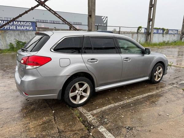 Grey Subaru Legacy 2010 in Tallinn, with an engine capacity of 2.00 L and mileage of 195 thousand km for 799 €, photo 10 on AUTOMOTO.COM.LV