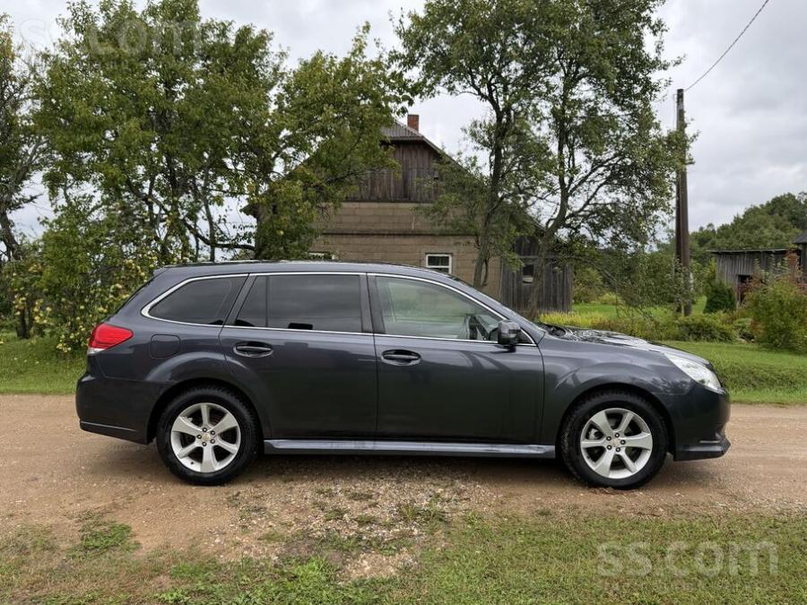 Pelēks Subaru Legacy 2010 Gulbene, ar dzinēja tilpumu 2.00 L un nobraukumu 367 tūkst. km par 3000 €, foto 4 vietnē AUTOMOTO.COM.LV