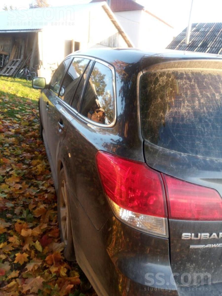 Pelēks Subaru Legacy 2010 Jēkabpils, ar dzinēja tilpumu 2.00 L un nobraukumu 367 tūkst. km par 2100 €, foto 3 vietnē AUTOMOTO.COM.LV