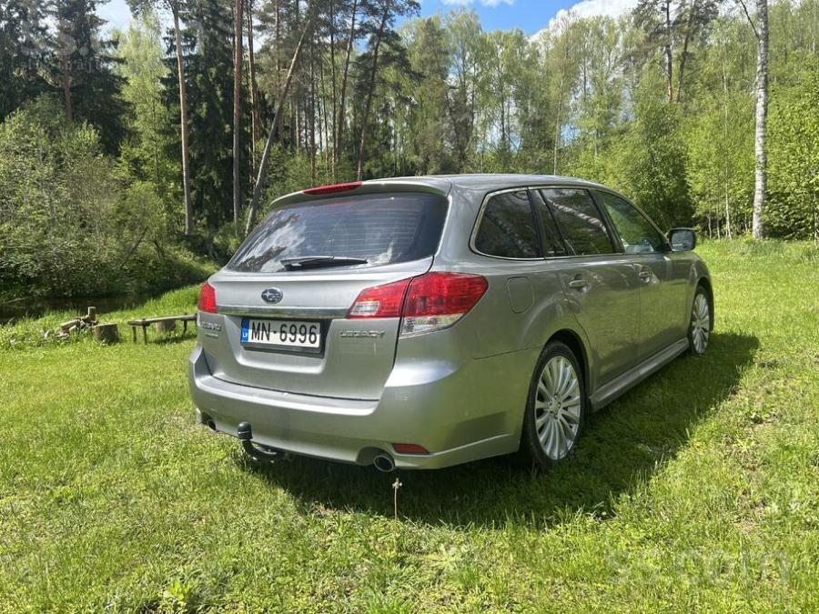 Pelēks Subaru Legacy 2011 Rīga, ar dzinēja tilpumu 2.50 L un nobraukumu 205 tūkst. km par 7250 €, foto 1 vietnē AUTOMOTO.COM.LV