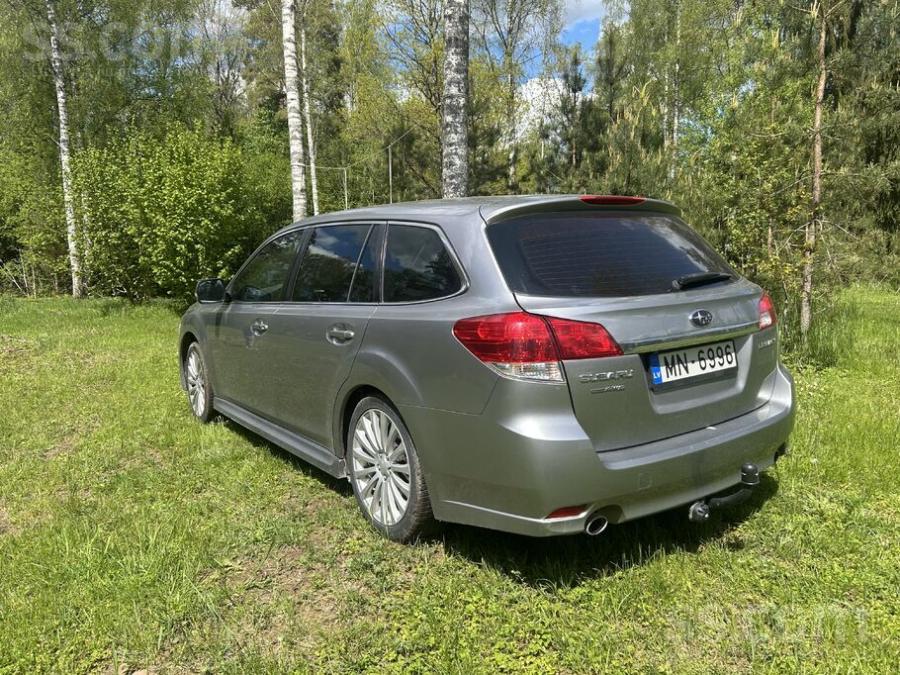 Pelēks Subaru Legacy 2011 Rīga, ar dzinēja tilpumu 2.50 L un nobraukumu 205 tūkst. km par 7250 €, foto 2 vietnē AUTOMOTO.COM.LV