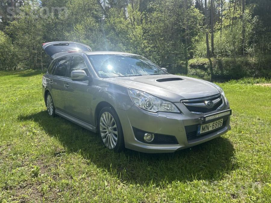 Pelēks Subaru Legacy 2011 Cēsis, ar dzinēja tilpumu 2.50 L un nobraukumu 220 tūkst. km par 6500 €, foto 4 vietnē AUTOMOTO.COM.LV