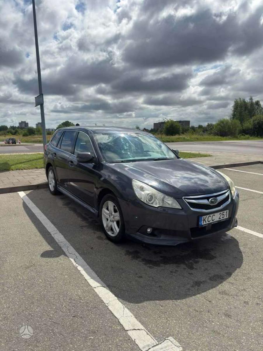 Pelēks Subaru Legacy 2011 Panevēža, ar dzinēja tilpumu 0.00 L un nobraukumu 364 tūkst. km par 3200 €, foto 1 vietnē AUTOMOTO.COM.LV