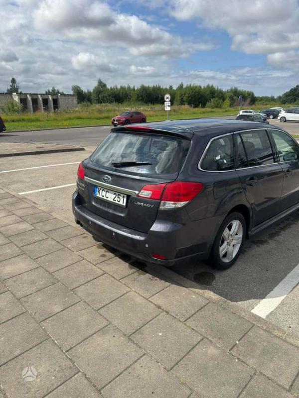 Grey Subaru Legacy 2011 in Panevezys, with an engine capacity of 0.00 L and mileage of 364 thousand km for 3200 €, photo 5 on AUTOMOTO.COM.LV
