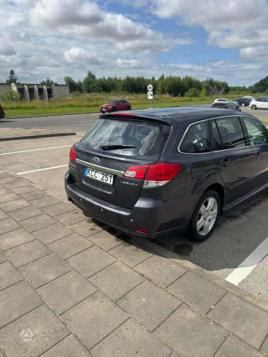 Pelēks Subaru Legacy 2011 Panevēža, ar dzinēja tilpumu 0.00 L un nobraukumu 364 tūkst. km par 3200 €, foto 6 vietnē AUTOMOTO.COM.LV