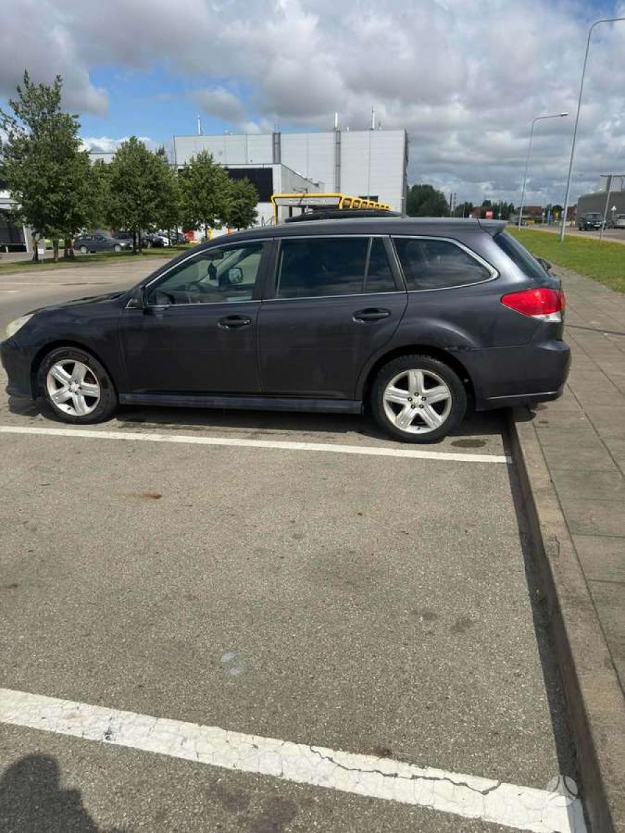 Pelēks Subaru Legacy 2011 Panevēža, ar dzinēja tilpumu 0.00 L un nobraukumu 364 tūkst. km par 3200 €, foto 8 vietnē AUTOMOTO.COM.LV
