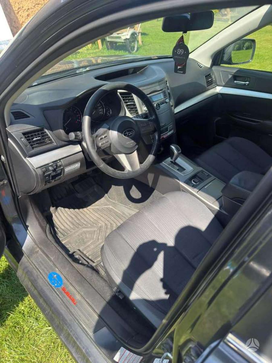 Pelēks Subaru Legacy 2011 Panevēža, ar dzinēja tilpumu 0.00 L un nobraukumu 364 tūkst. km par 3200 €, foto 13 vietnē AUTOMOTO.COM.LV